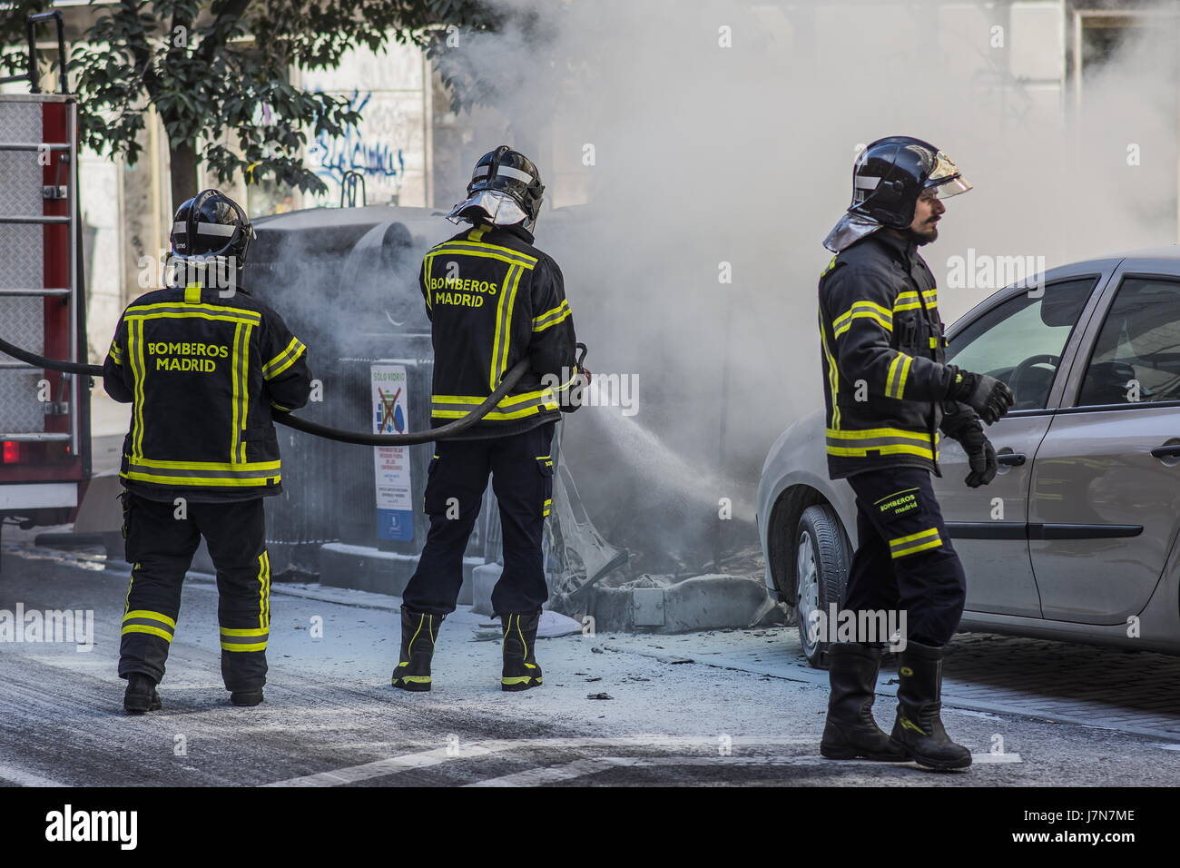 Car smoke madrid hi-res stock photography and images - Alamy