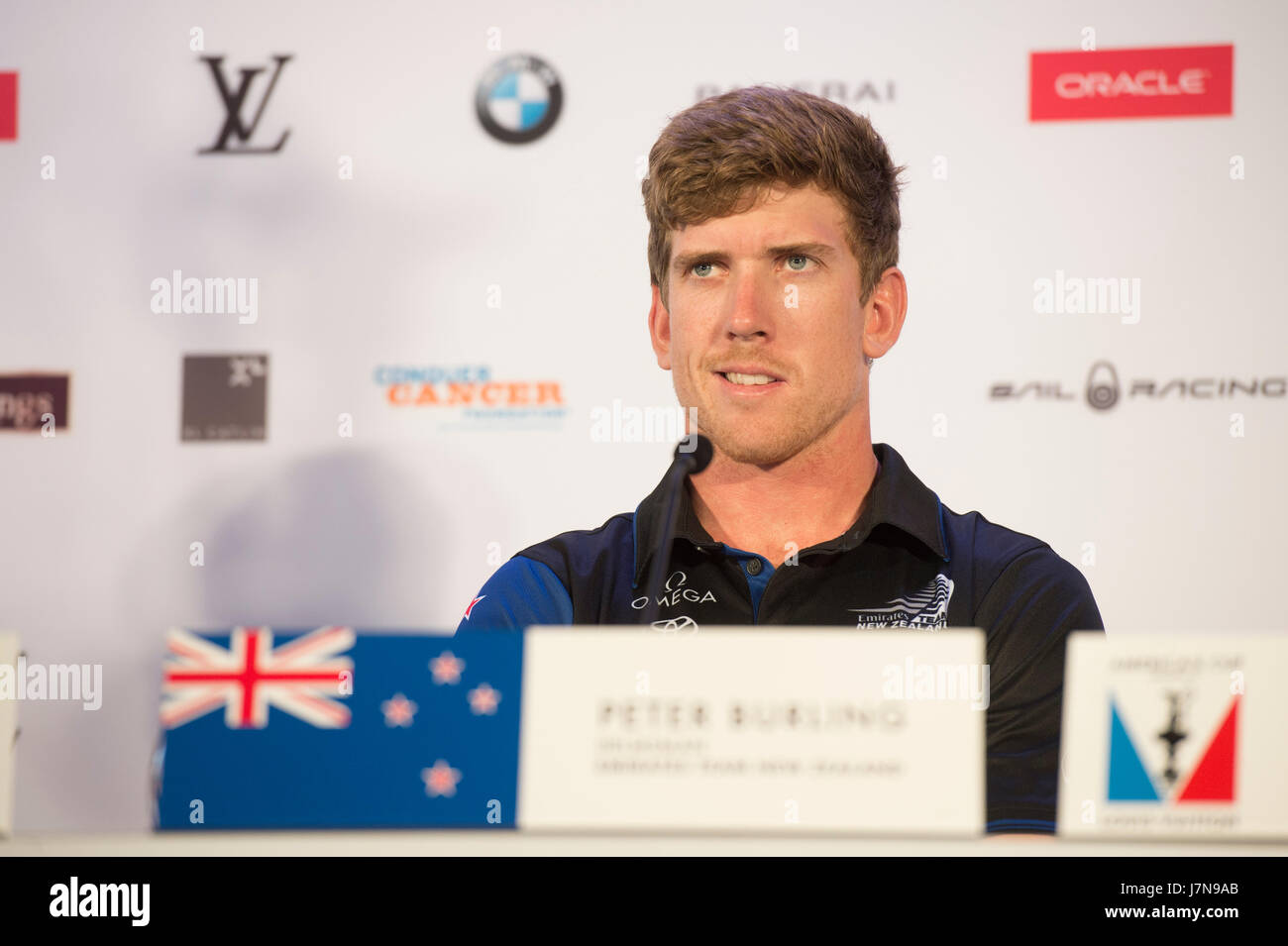 The emirates cup trophy hi-res stock photography and images - Alamy