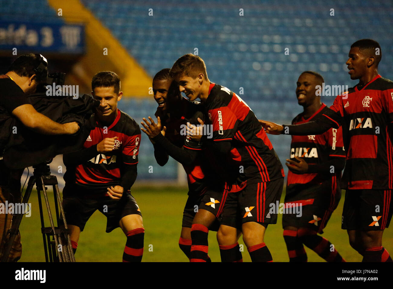 FLORIAN'POLIS, SC - 25.05.2017: AVAÍ X FLAMENGO - Players from the ...