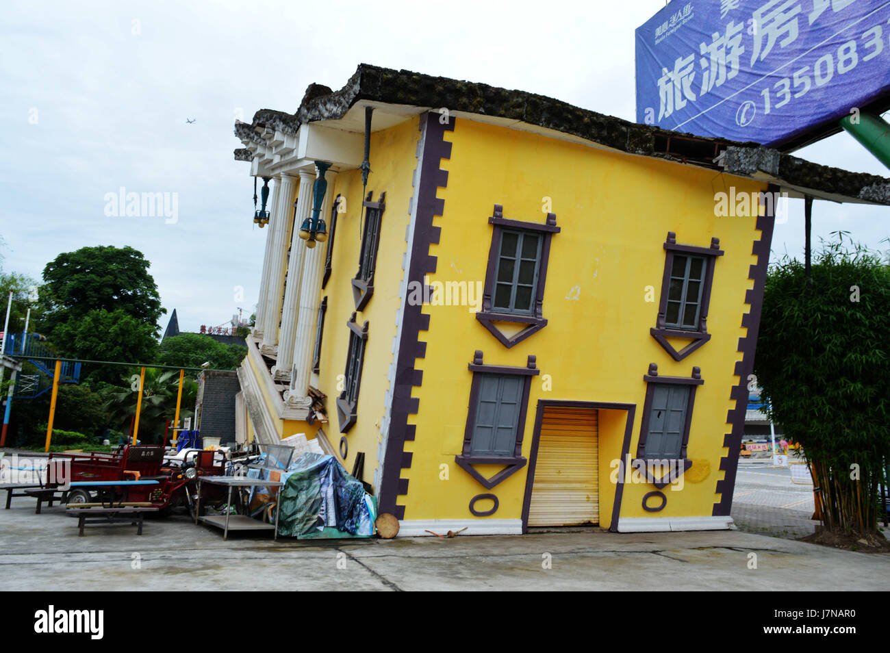Chongqin, Chongqin, China. 25th May, 2017. The upside-down house in ...