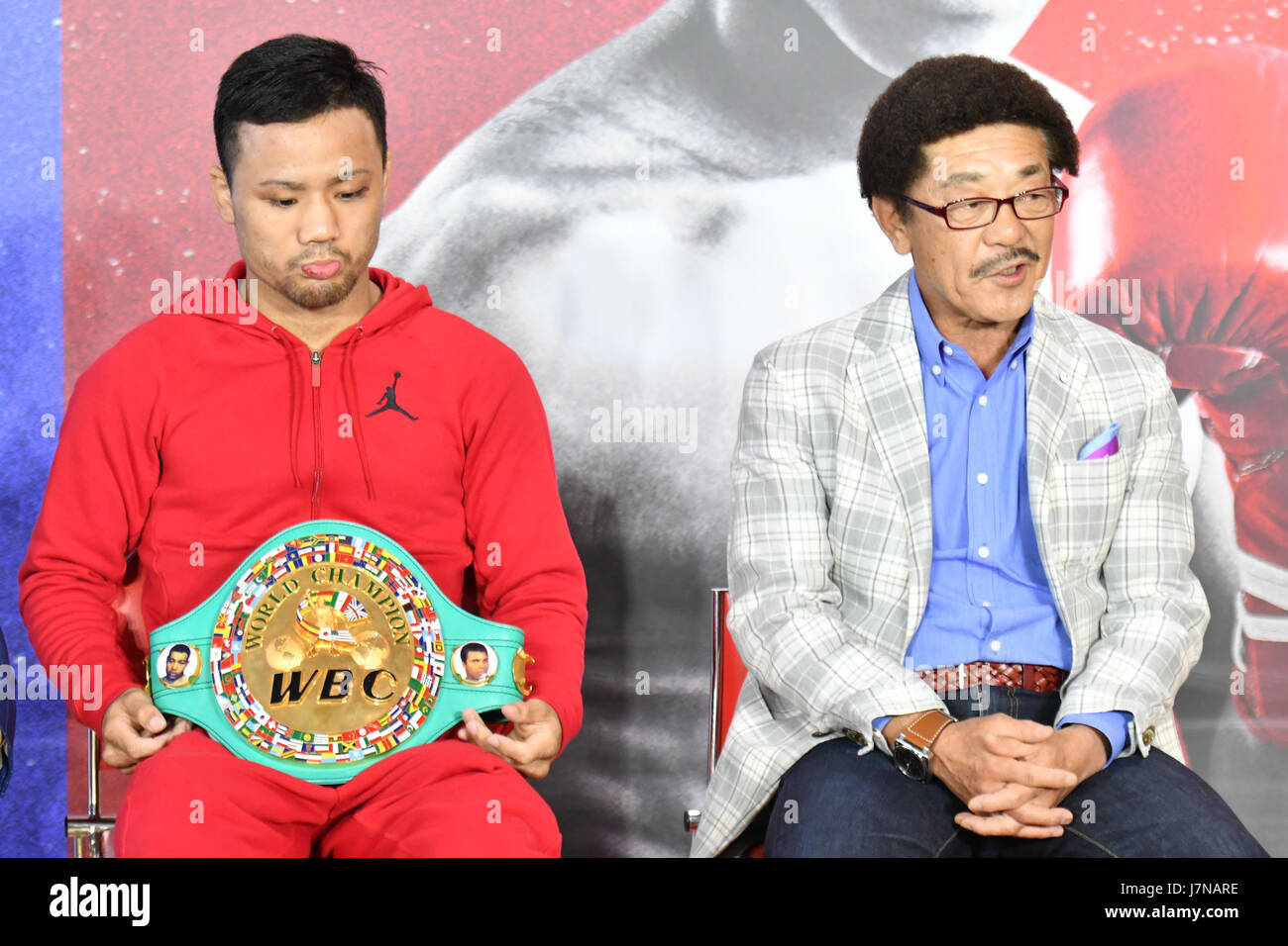 Tokyo, Japan. 21st May, 2017. (L-R) Daigo Higa, Yoko Gushiken Boxing : WBC flyweight champion ...