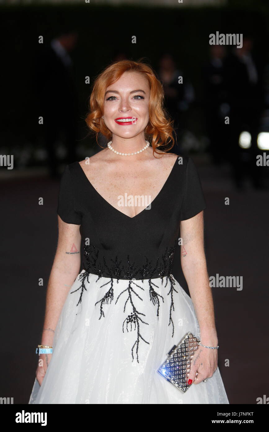 Cannes, France. 25th May, 2017. Lindsay Lohan arrives at the amfAR Gala ...