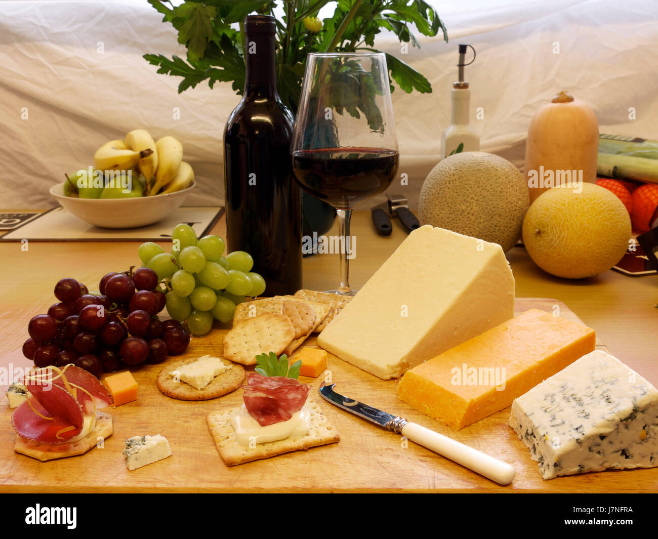 food aliment cheese french dairy cracker crackers snack healthy blue ...