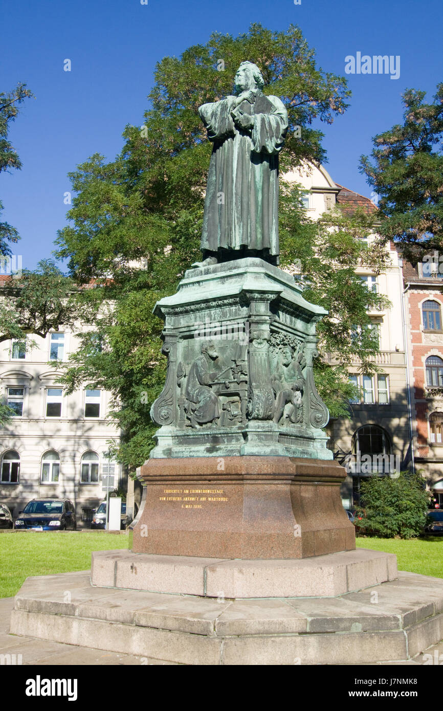 monument statue metal patina historical tree trees statue metal square ...