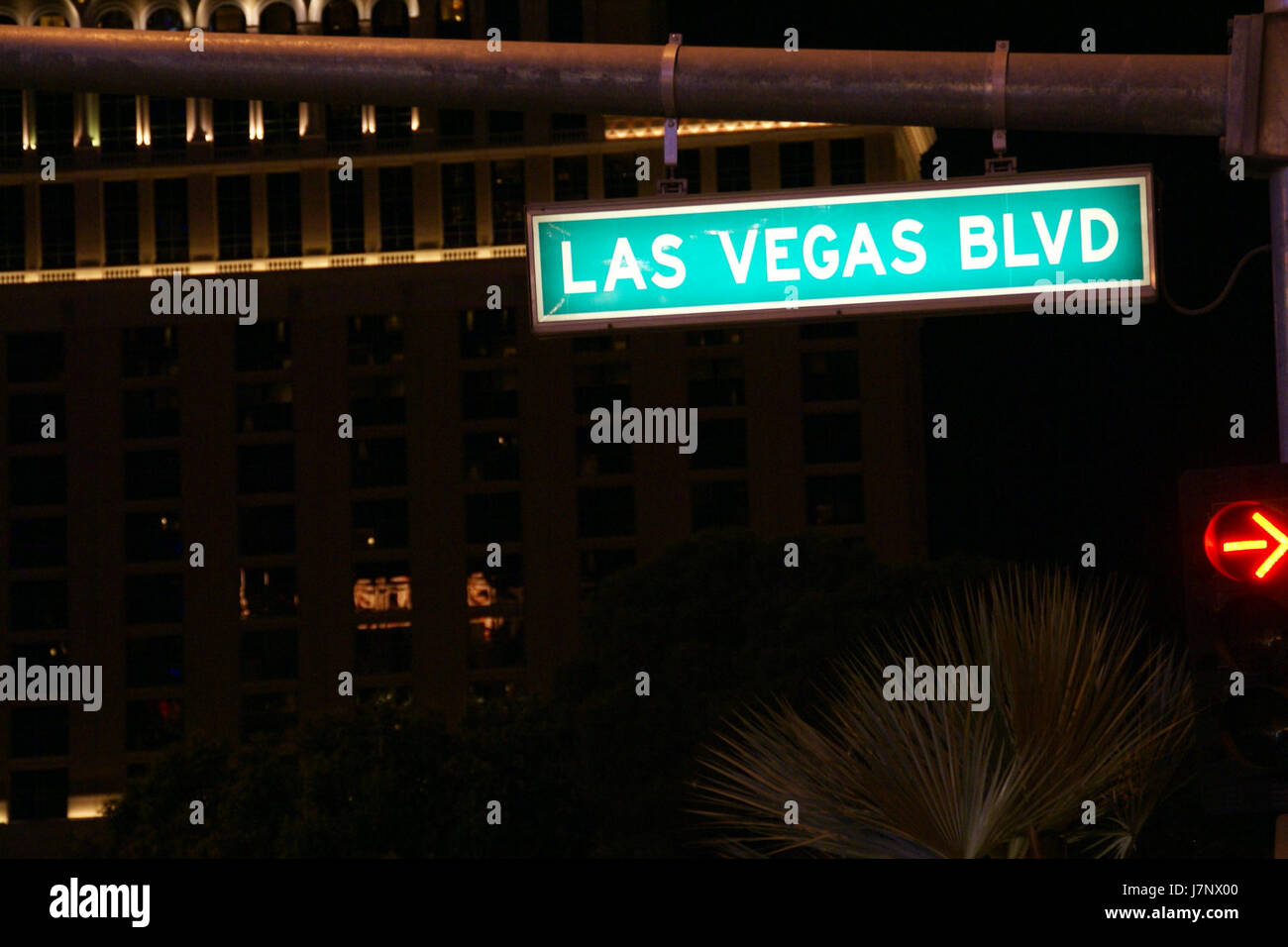 Las vegas blvd road sign hi-res stock photography and images - Alamy