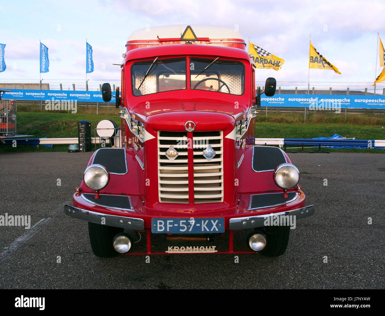 V6t hi-res stock photography and images - Alamy