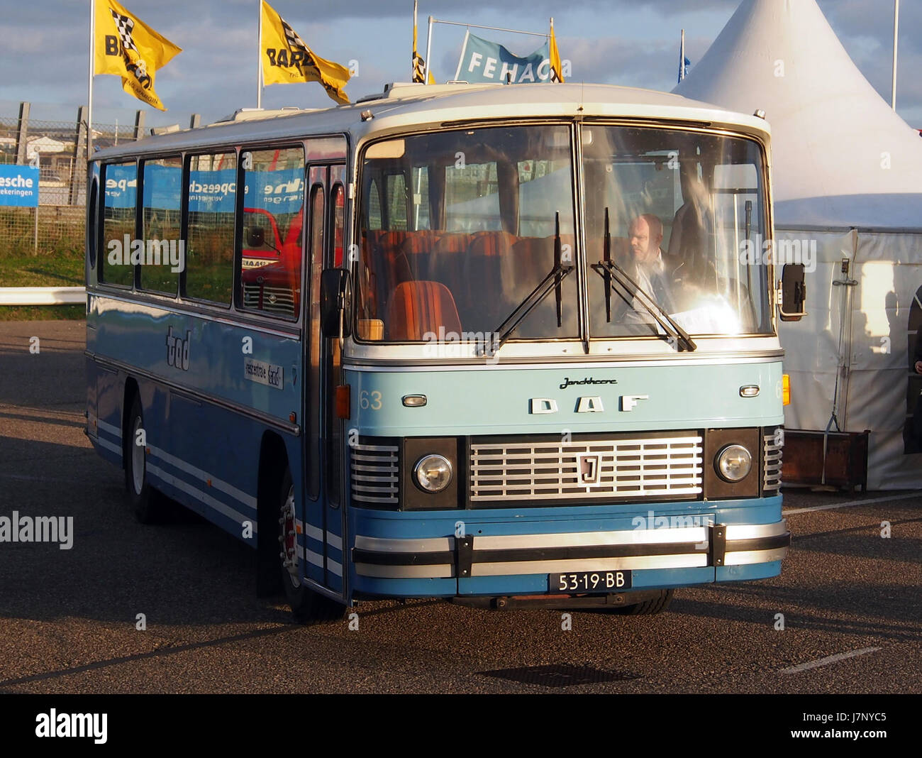 The 1975 DAF SB1602DH530 is a bus model produced by DAF, a Dutch ...