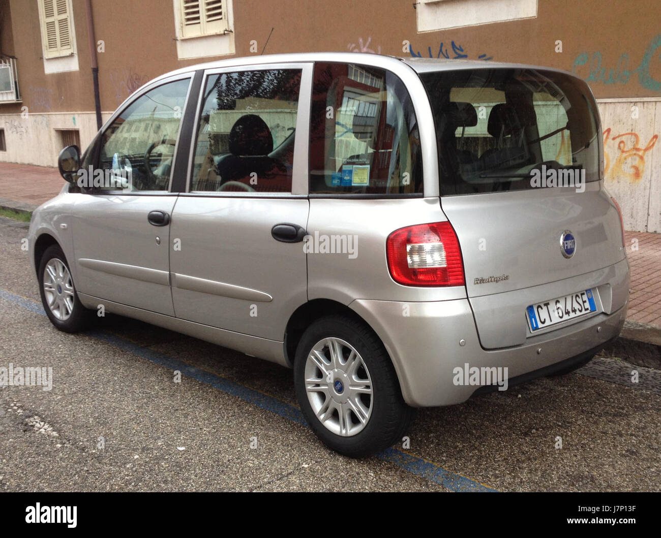 This image depicts the rear view of the 2005 Fiat Multipla, a compact ...