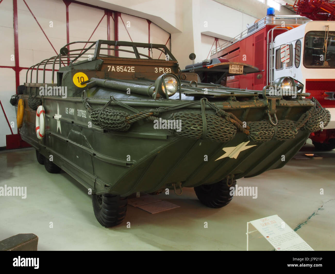 Amphibious world war ii vehicle hi-res stock photography and images - Alamy