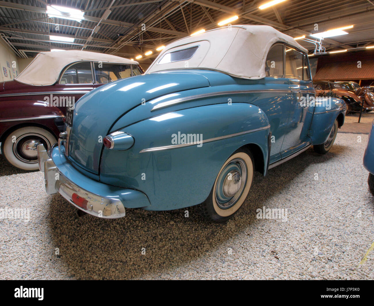 Vintage convertible car showcases hi-res stock photography and images ...