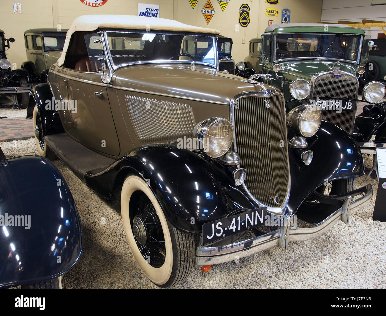 1933 Ford V8 710 roadster pic2 Stock Photo - Alamy