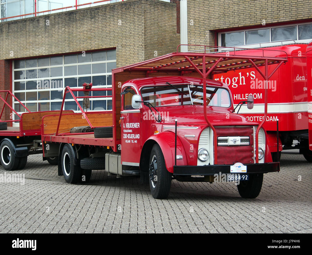 The 1957 DAF A15 D 516 Torpedofront truck is a historical vehicle known ...