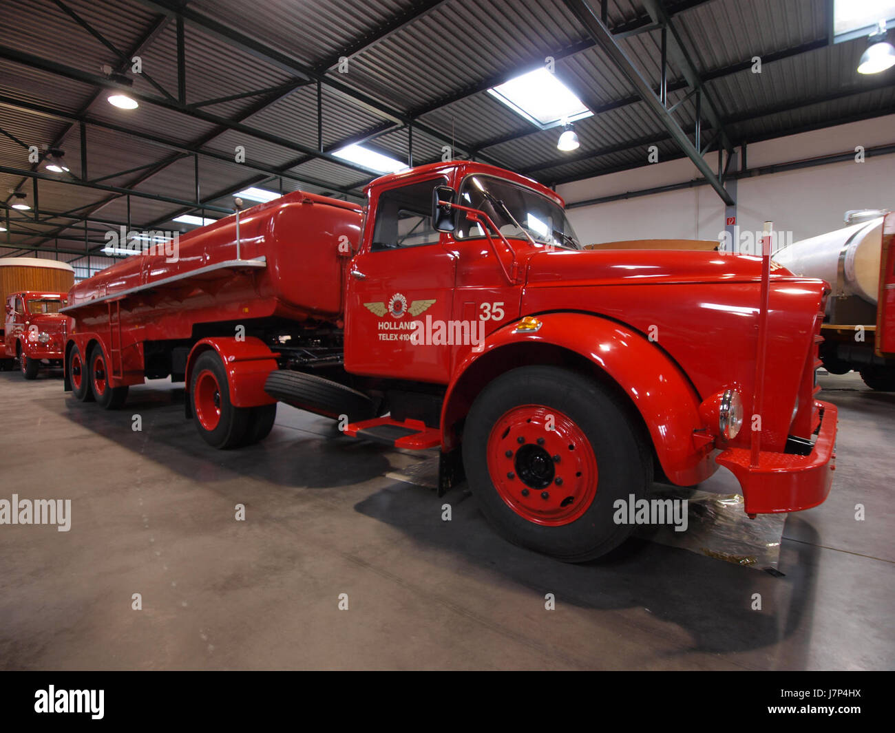This image shows a 1964 DAF Torpedo-front truck, a model known for its ...