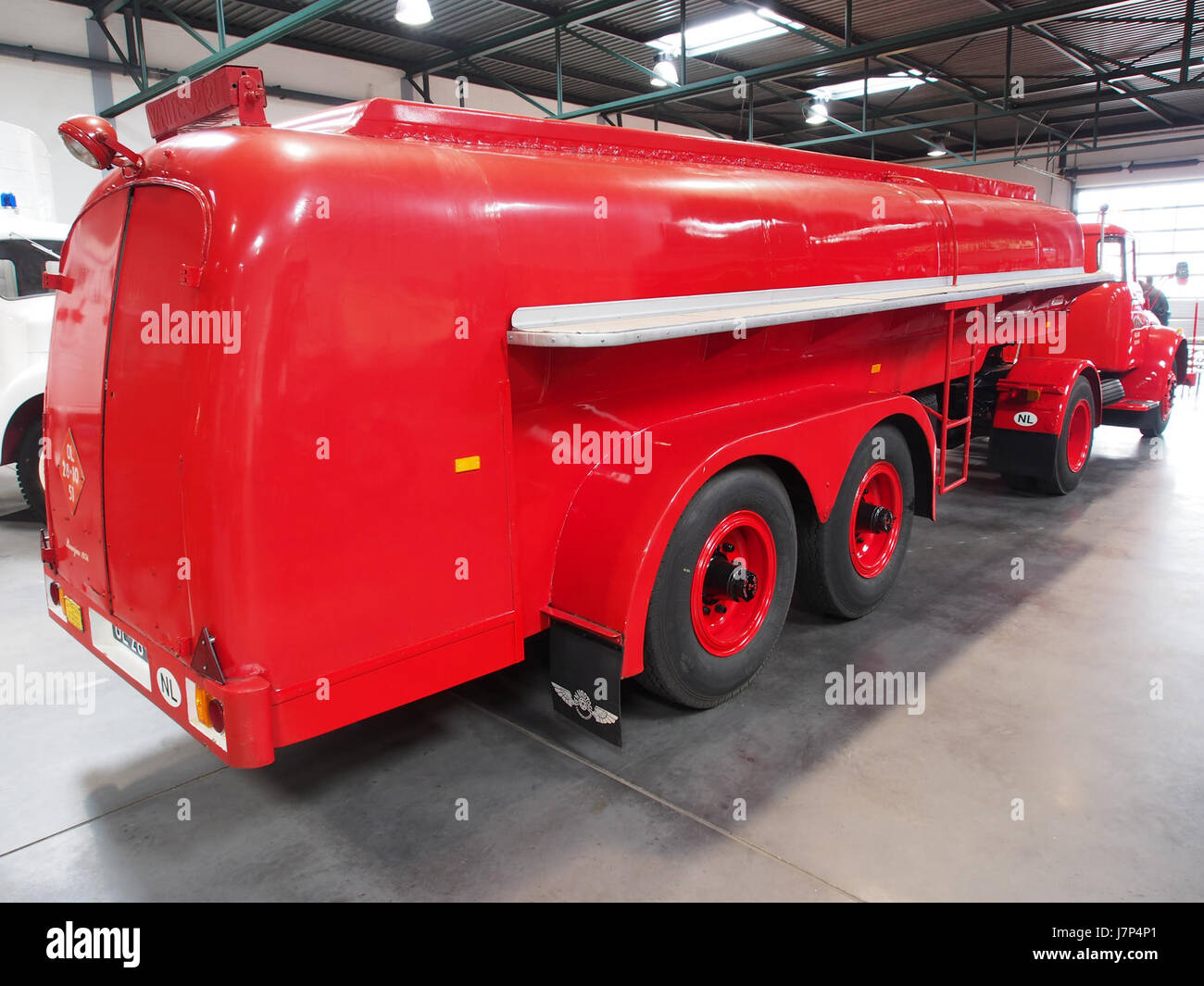 The 1964 DAF Torpedofront truck, shown in this image, is a classic ...