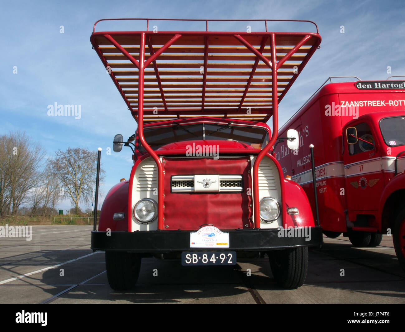 This image features a 1957 DAF A15 D 516 Torpedofront truck, a model ...