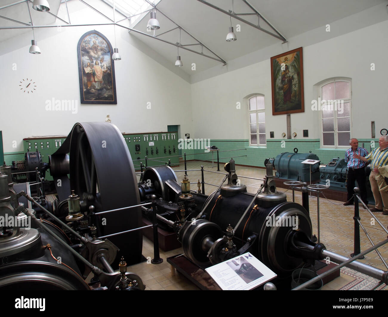 The 1909 steam engine from Hannoversche Maschinenbau AG is a historical ...