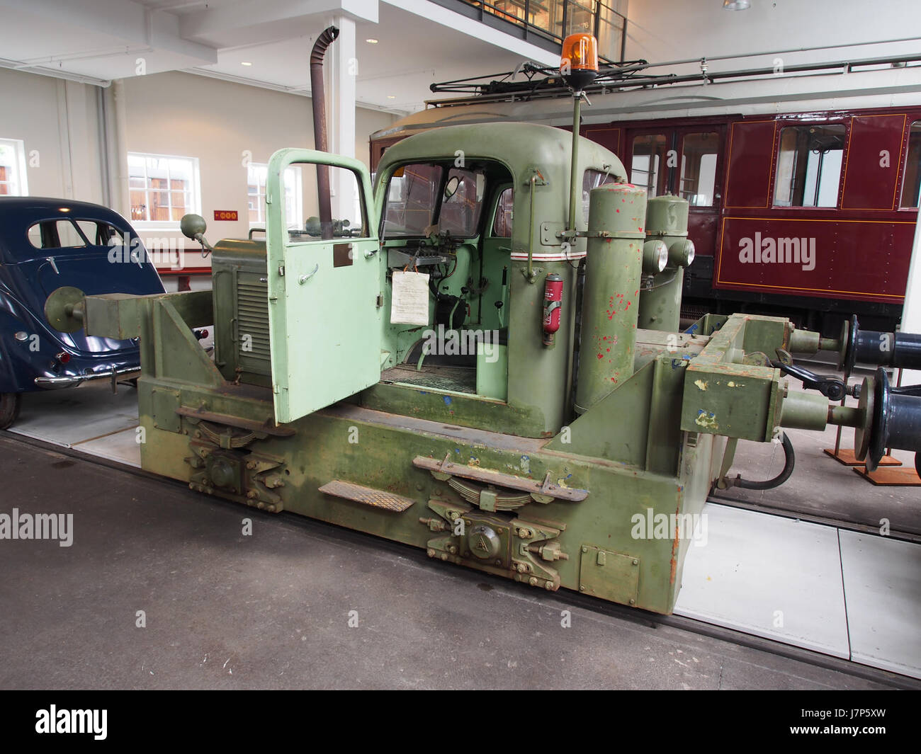 Shunting engine hi-res stock photography and images - Alamy