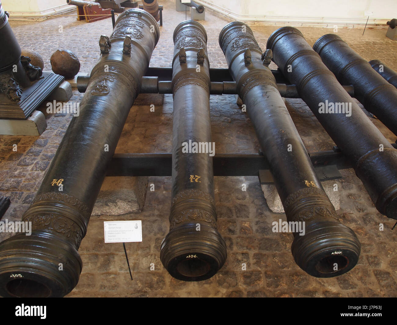 24 pounder hi-res stock photography and images - Alamy