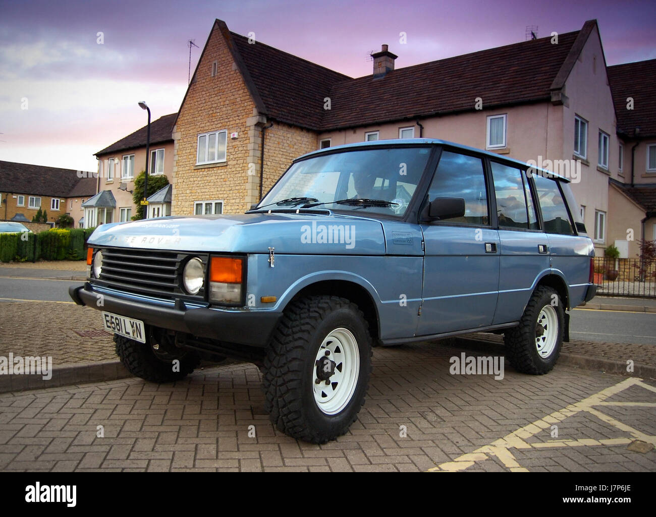 The 1987 Range Rover model, without its side skirts, offers a glimpse ...