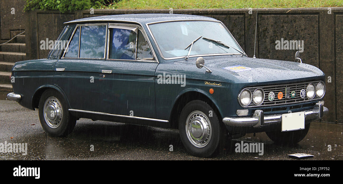 Bluebird car hi-res stock photography and images - Alamy