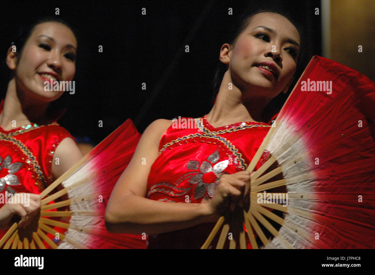 Taiwanese dance hi-res stock photography and images - Alamy