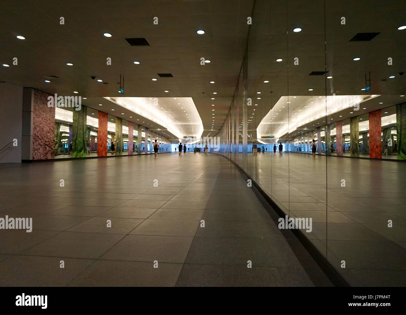 The passage way from the Bayfront MRT Station to Marina Bay Sands and ...