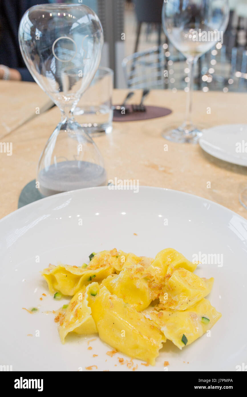 Starry taste, chef Heinz Beck lands at Leonardo Da Vinci *** NO WEB ...