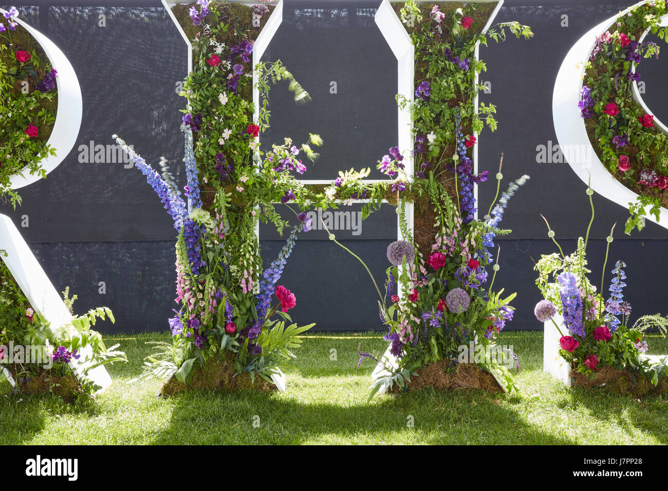 RHS Chelsea Flower Show 2017 Show Gardens Stock Photo - Alamy