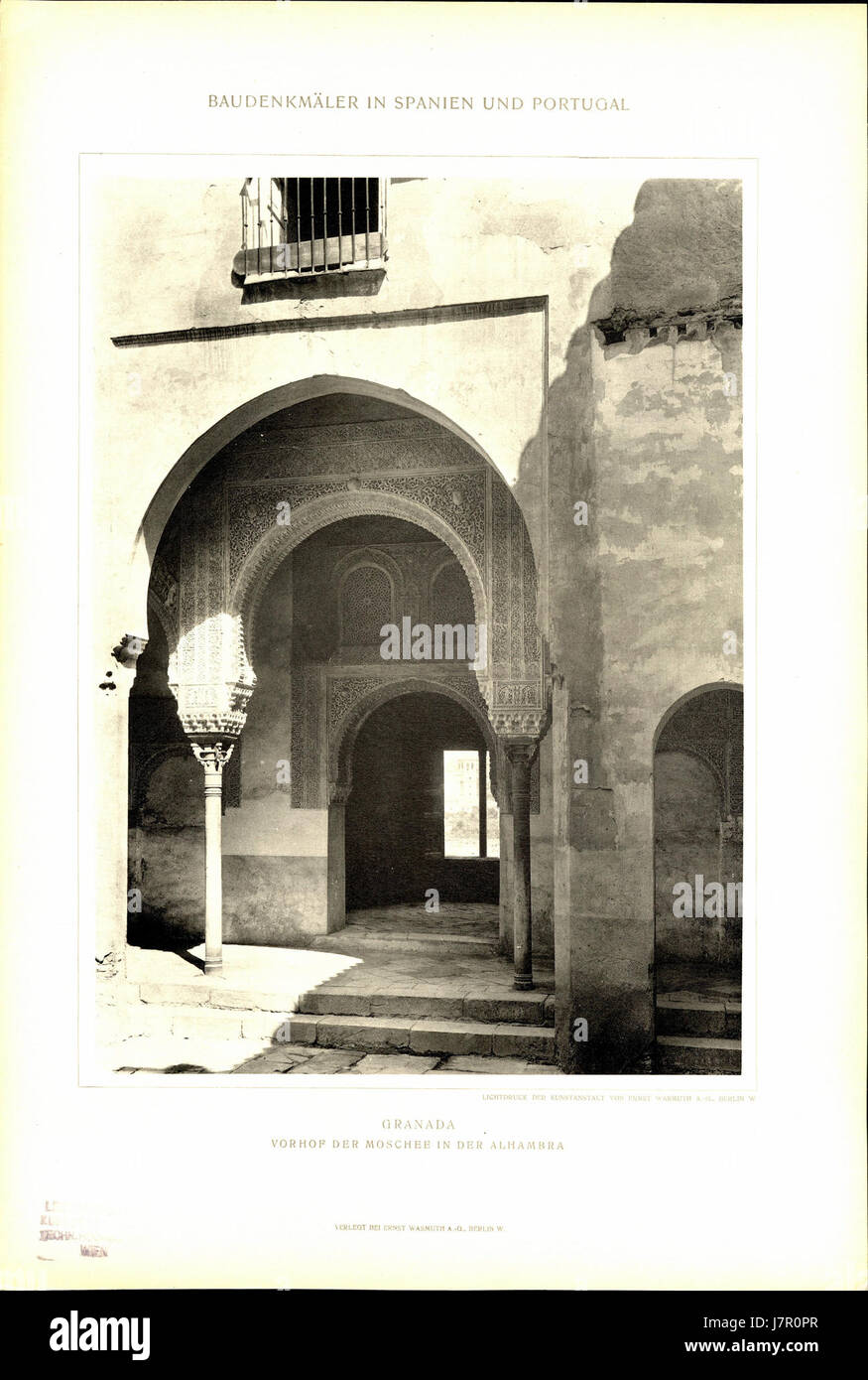 Courtyard of the mosque of the alhambra hi-res stock photography and ...