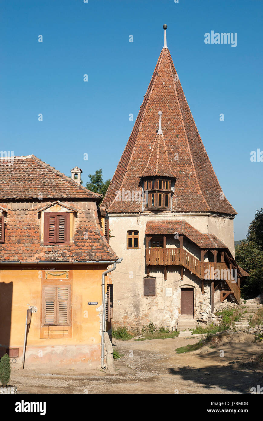 buildings traditional style of construction architecture architectural ...