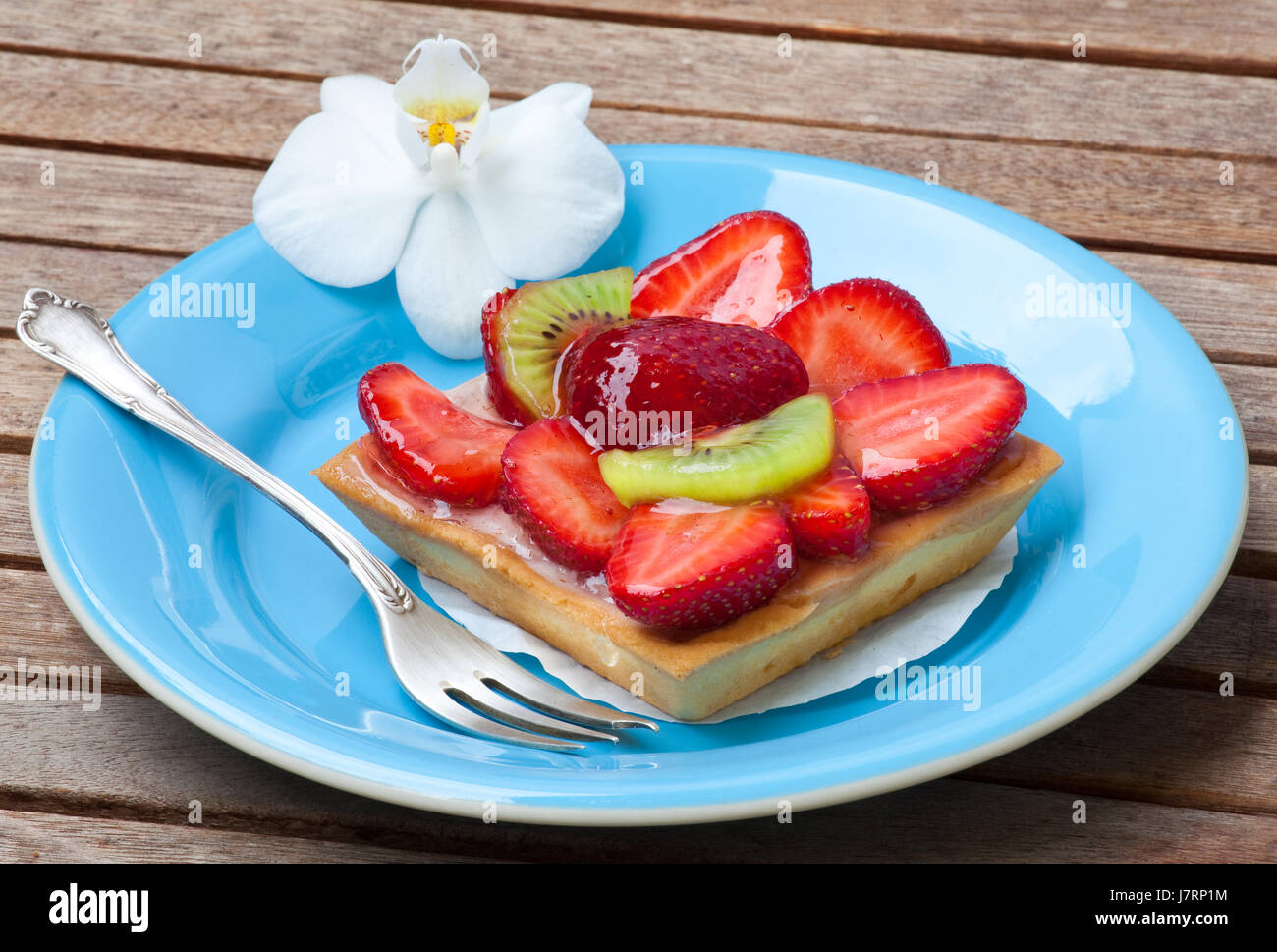 cake pie cakes strawberry portion dessert food aliment closeup wood ...