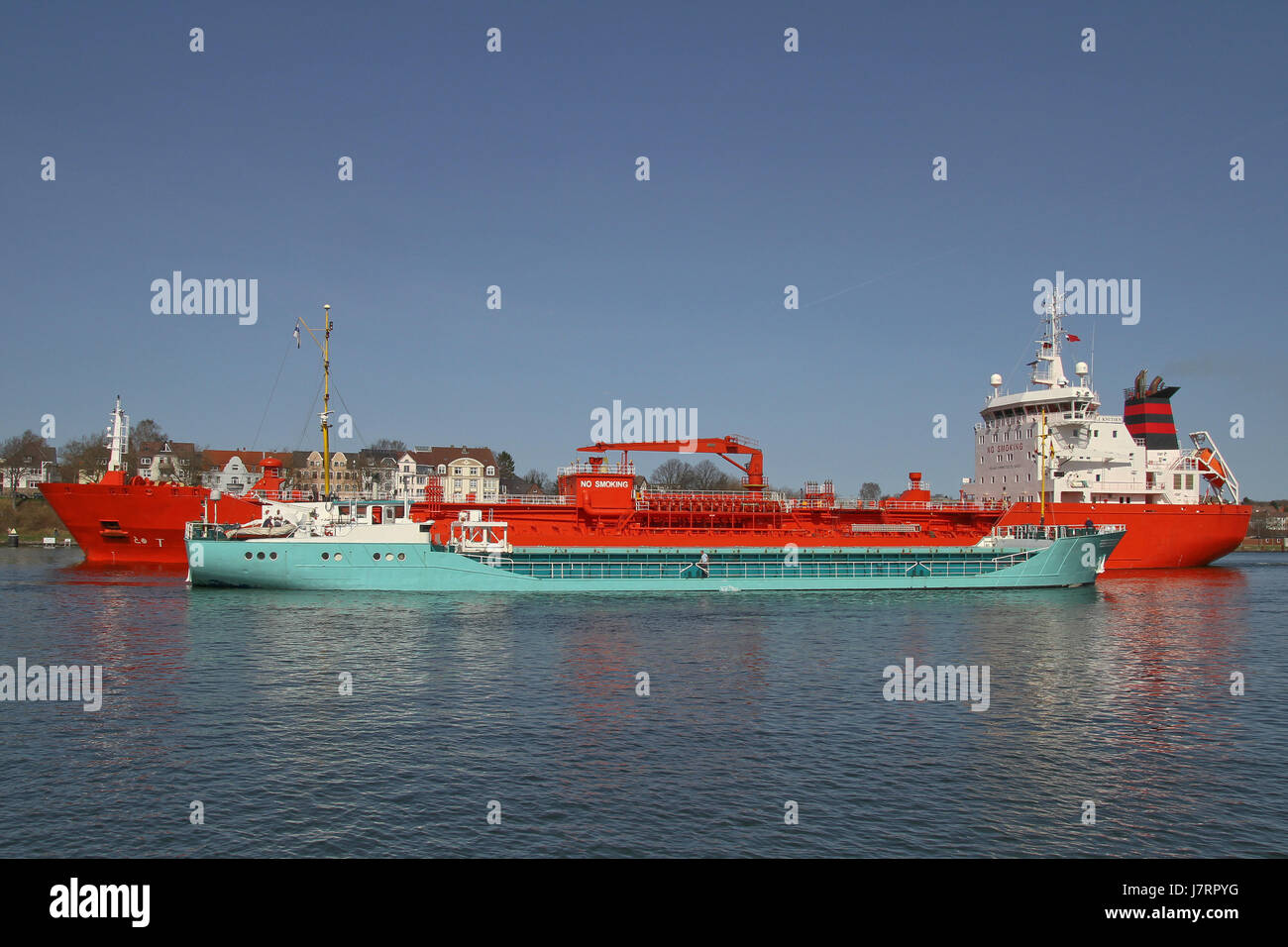 freighter import export cargo ship tanker sailing boat sailboat rowing ...