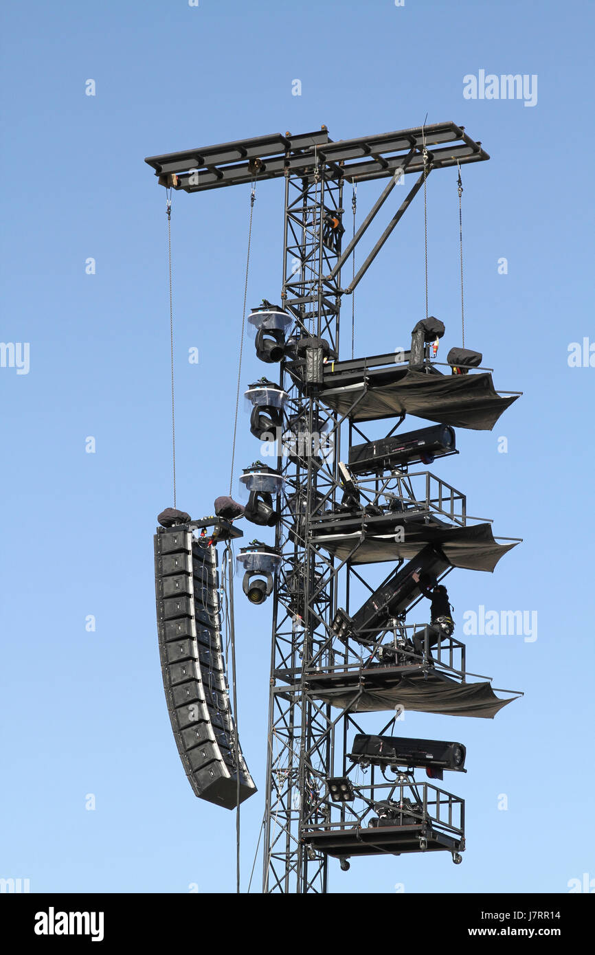 Soundcheck hi-res stock photography and images - Alamy