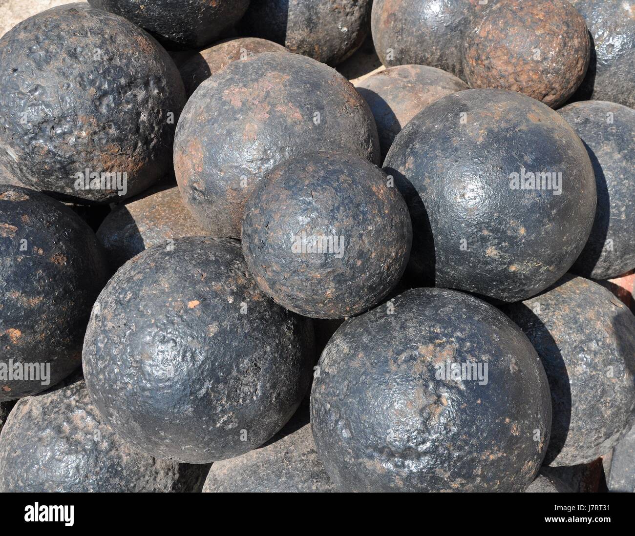 Cannonball ammunition hi-res stock photography and images - Alamy