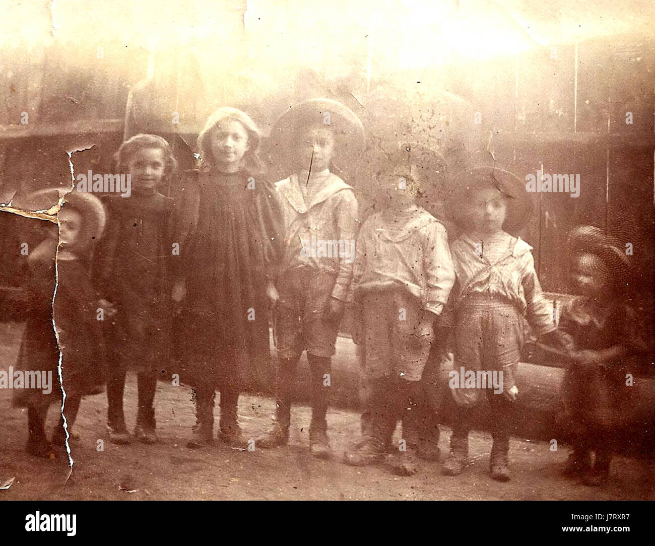 Victorian children illustration hi-res stock photography and images - Alamy