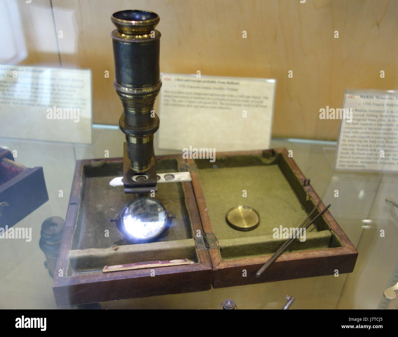 1770 circa, Chest microscope with Cuff type barrel, unknown maker ...