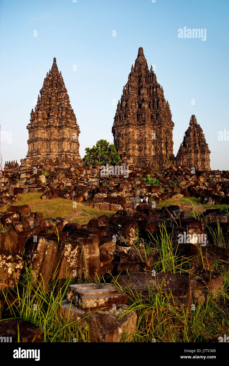 temple indonesia hindu travel temple indonesia ruin ruins hindu ...