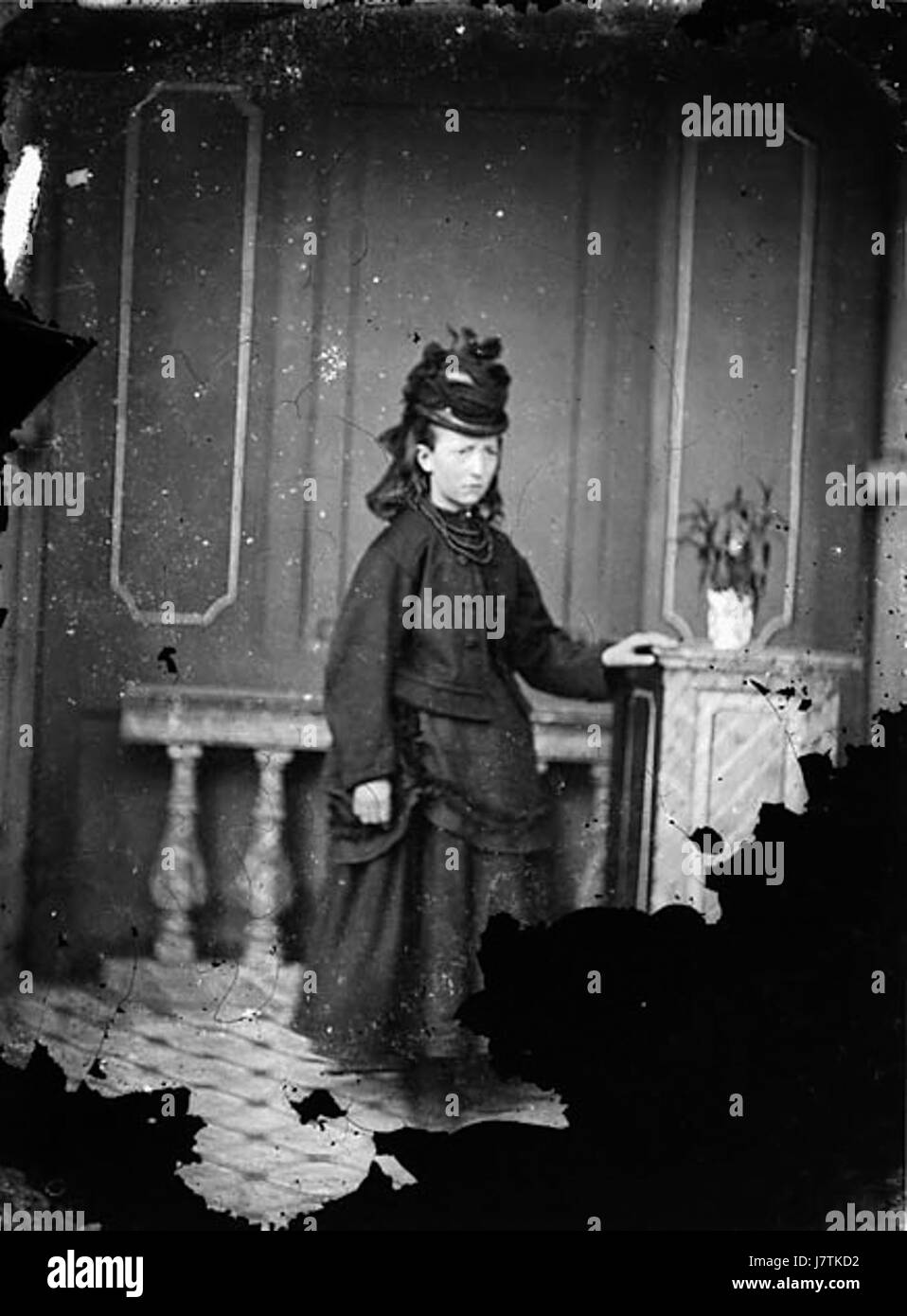 Standing fashion Black and White Stock Photos & Images - Alamy