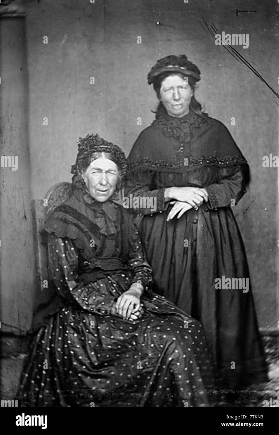 Cadi and Sioned, Llanfechell NLW3363377 Stock Photo - Alamy