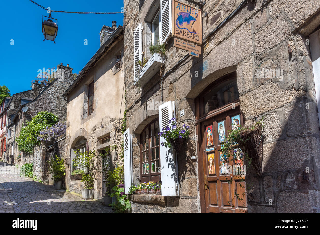 Medieval french buildings hi-res stock photography and images - Alamy