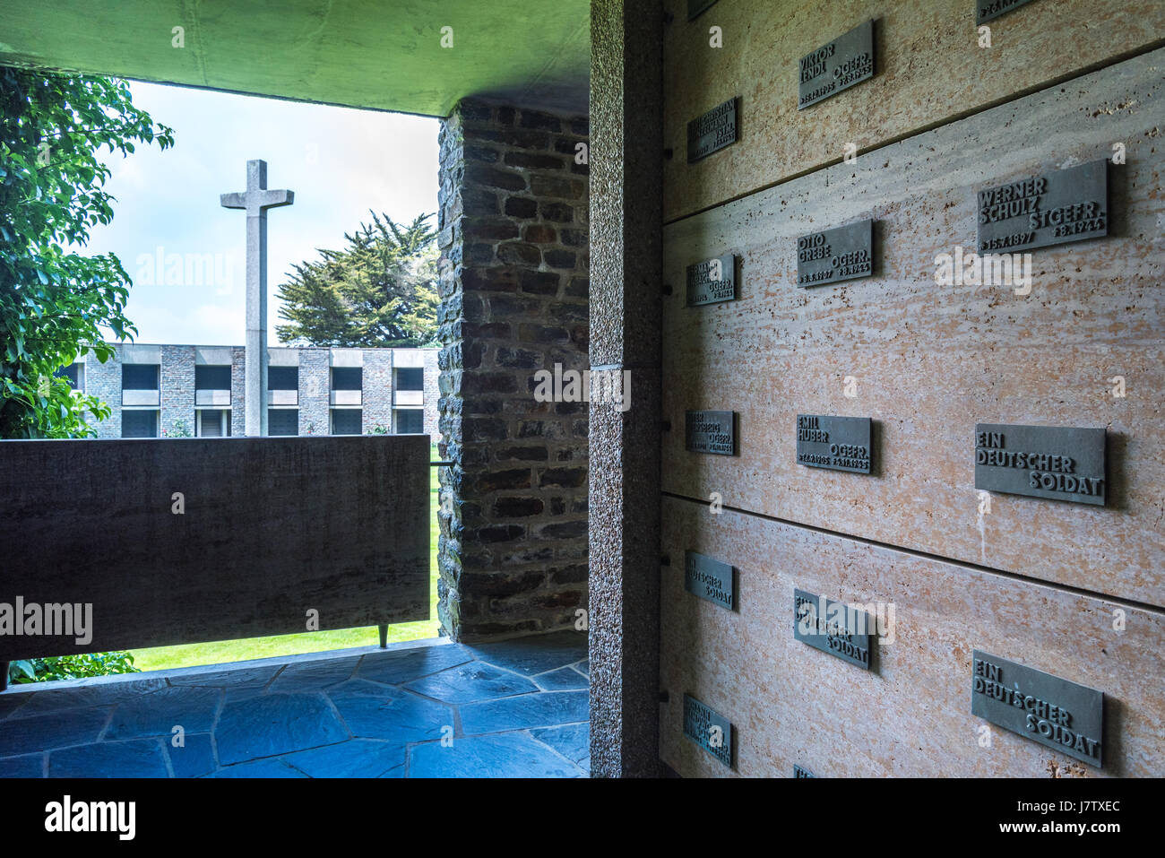 Mont d’Huisnes German war cemetery concrete mausoleum inaugurated on ...