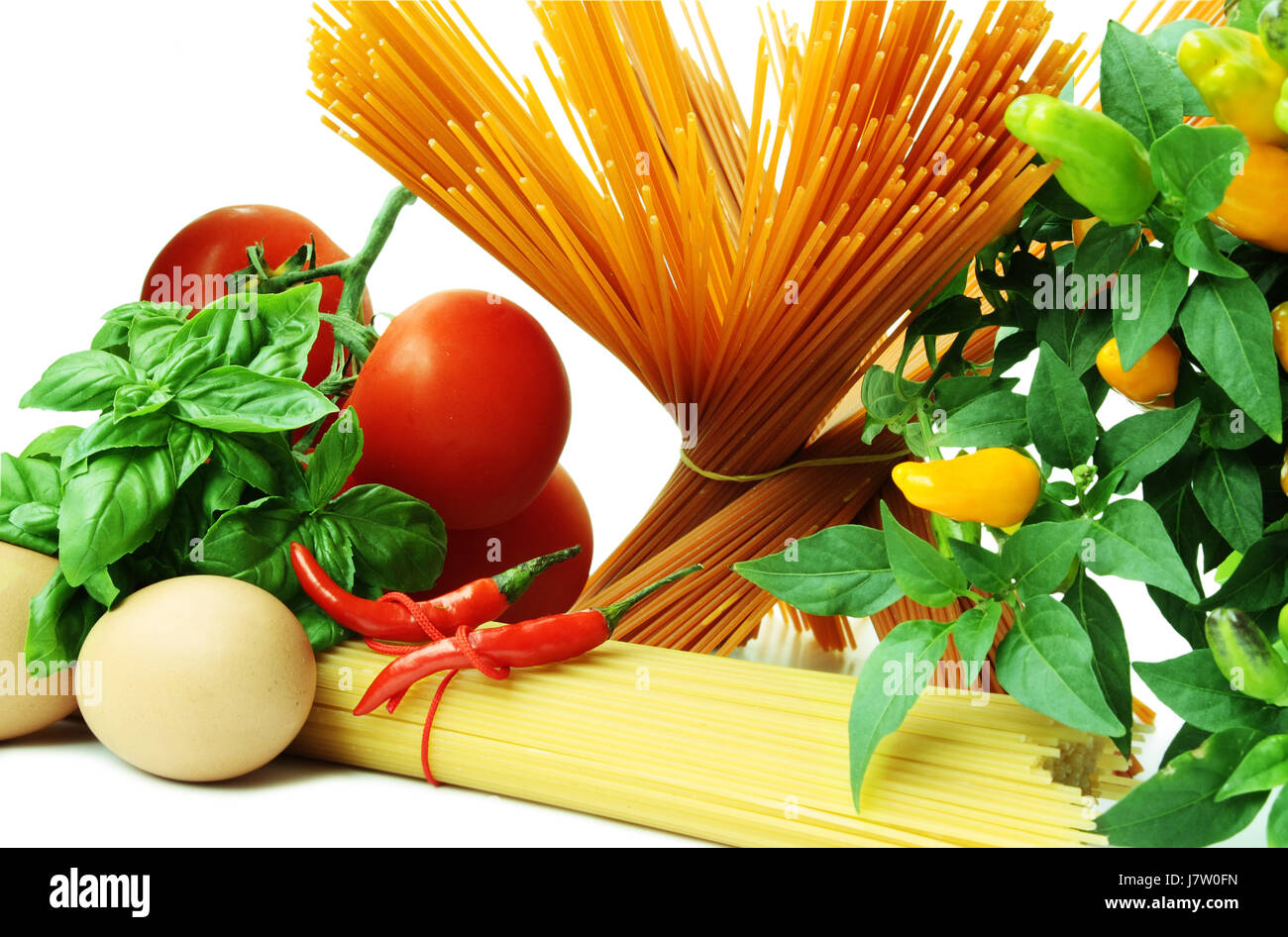 spaghetti noodles italian ingredients pasta bunch food aliment pepper ...
