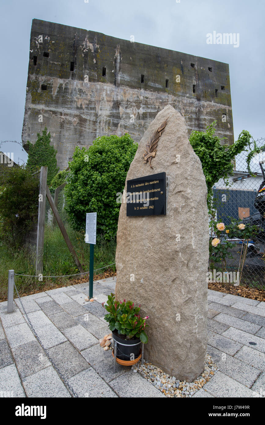 Monument to workers killed in the Allied bombing of the Keroman ...