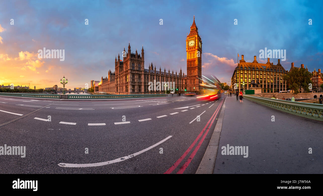 Panorama of Queen Elizabeth Clock Tower and Westminster Palace in the ...