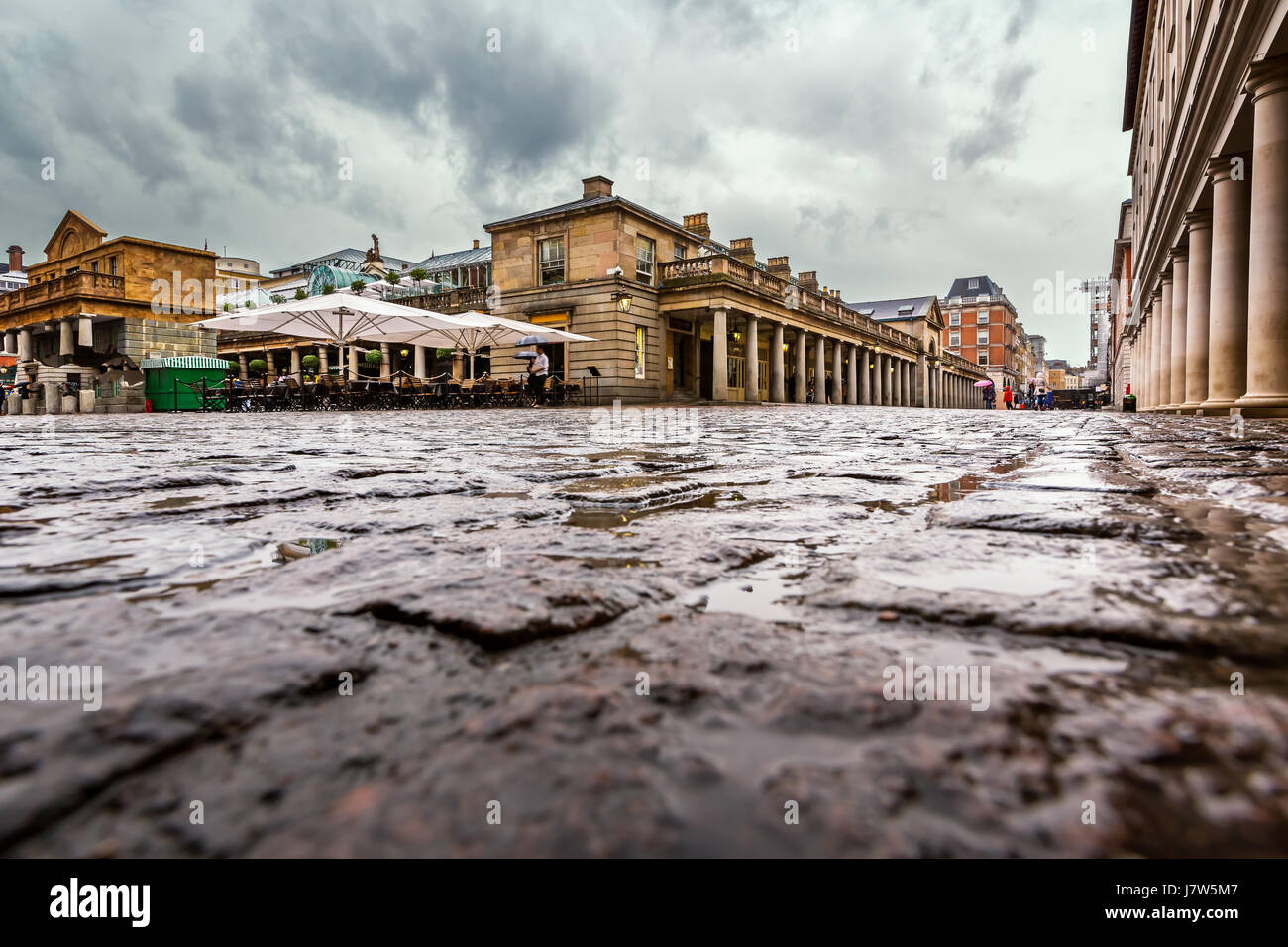 Rainy day london hi-res stock photography and images - Alamy