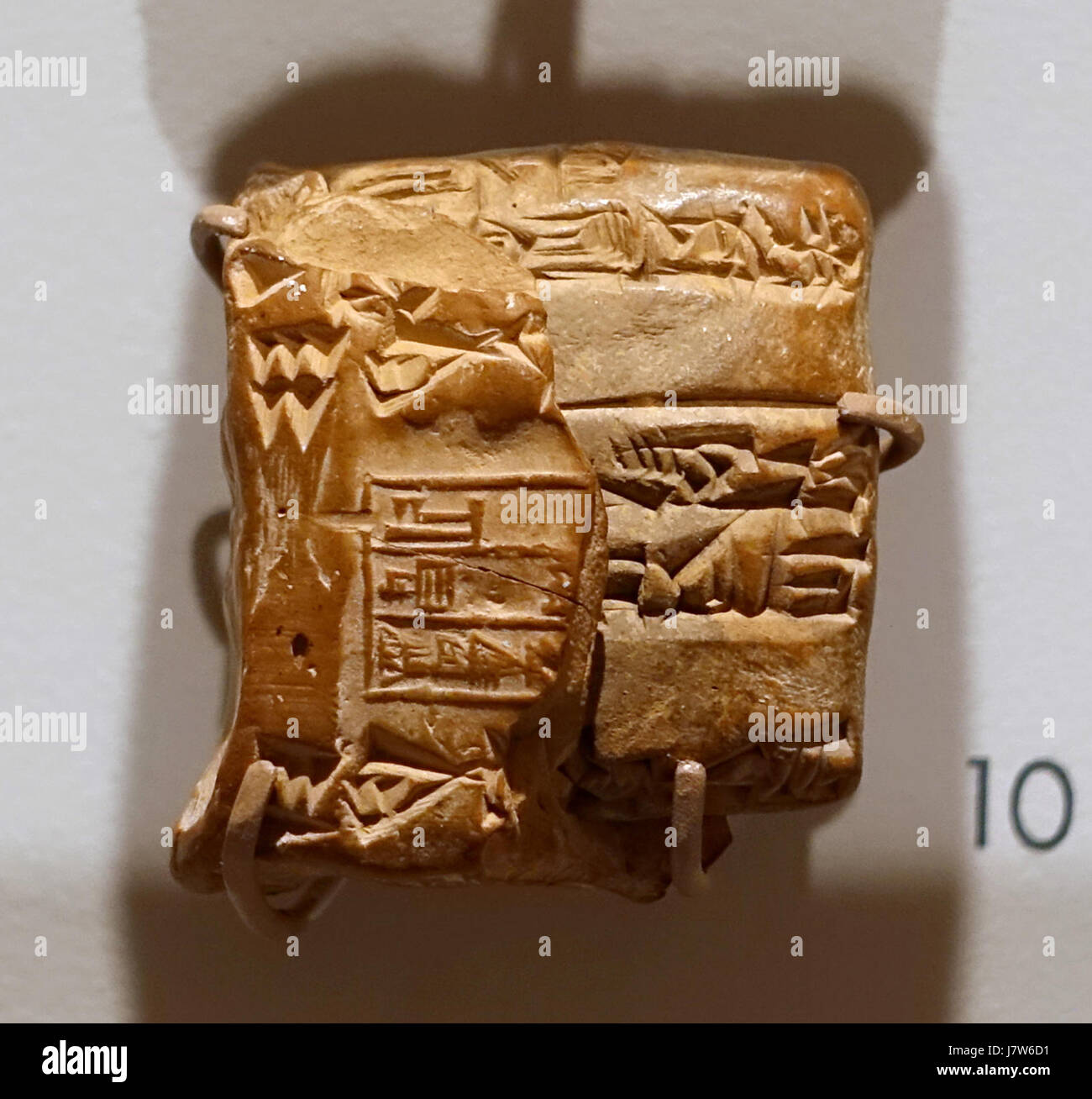 Cuneiform writing hi-res stock photography and images - Alamy