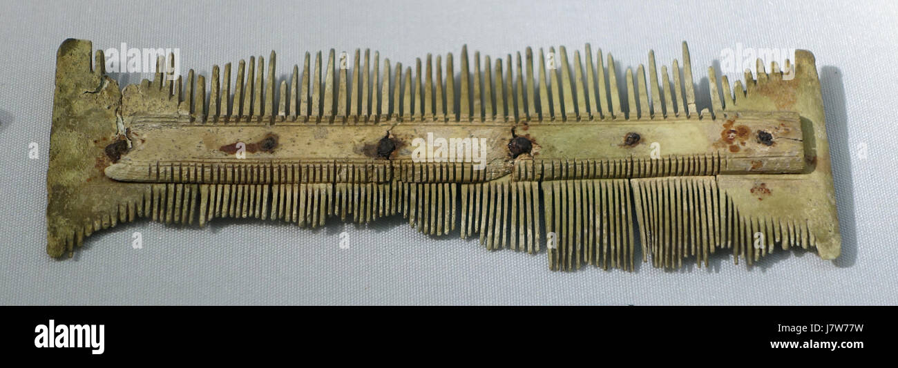 Deer antler comb hi-res stock photography and images - Alamy