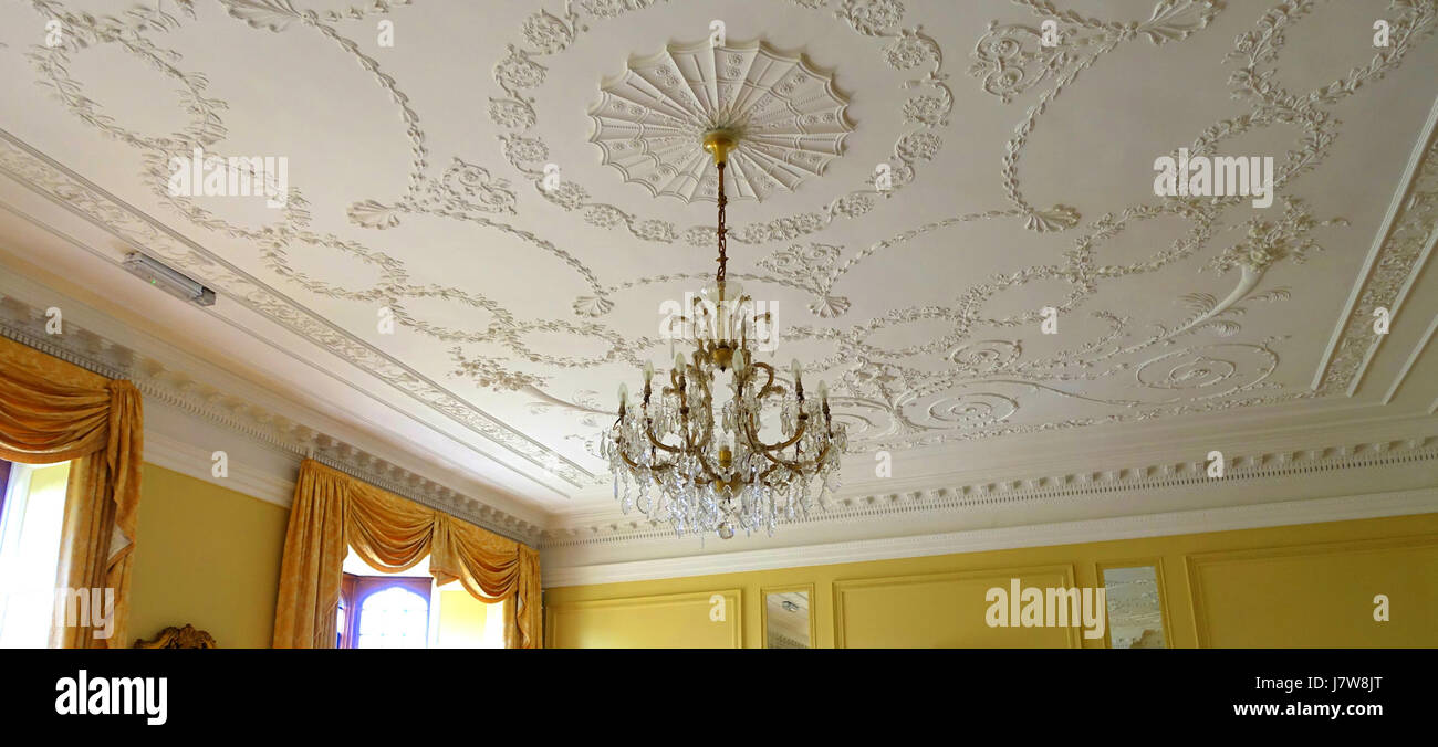 English 17th century architecture hi-res stock photography and images ...