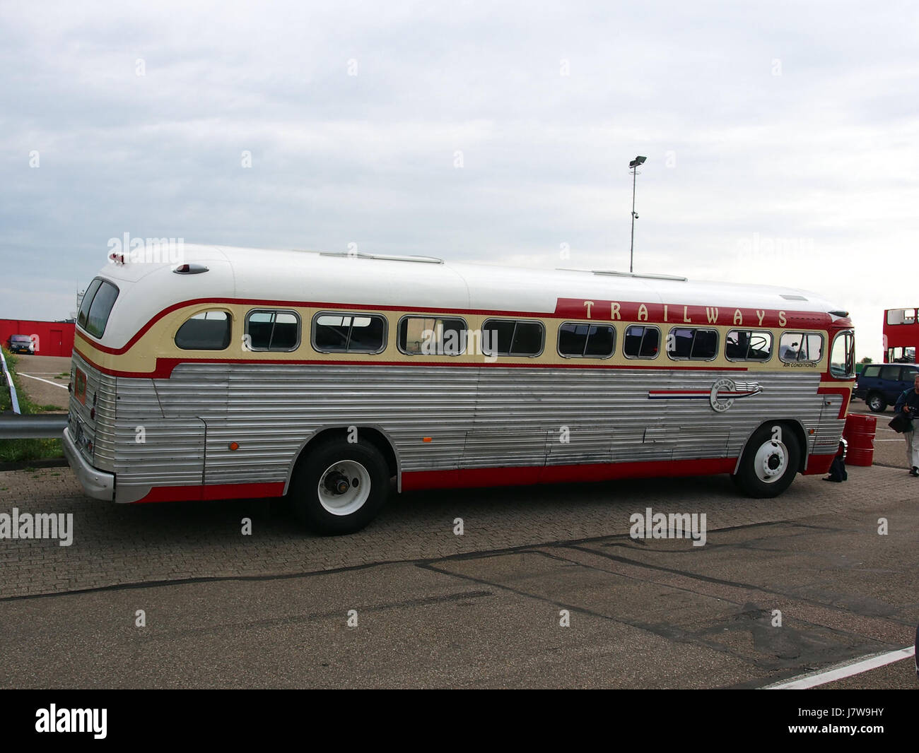 1952 GMC Silver Eagle (M3 CQ, PD4103) coach, pic1 Stock Photo - Alamy