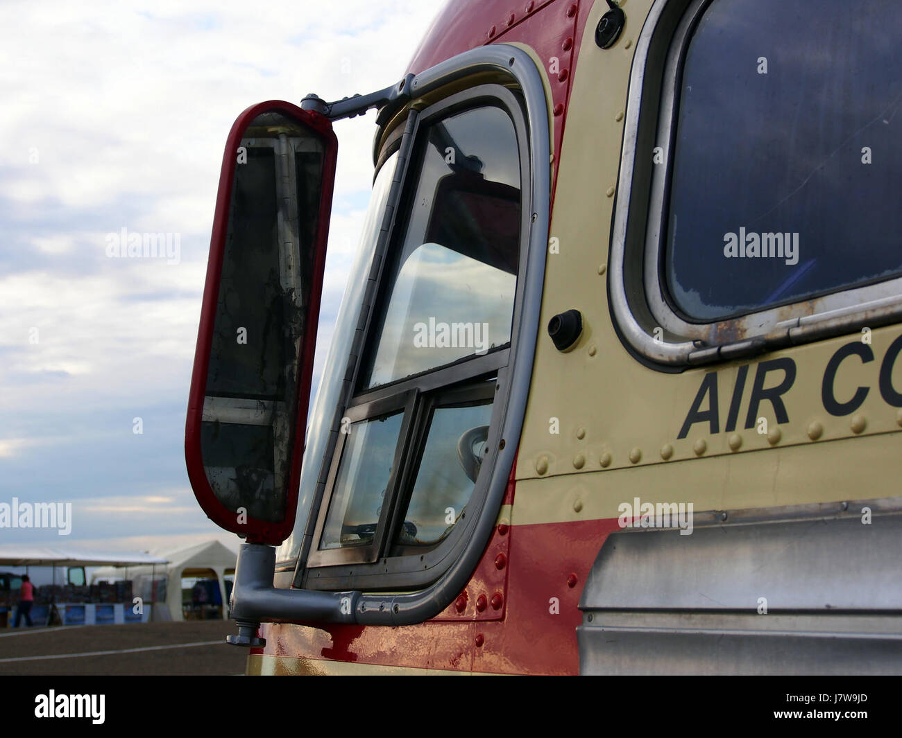 This reference pertains to a 1952 GMC Silver Eagle coach, specifically ...